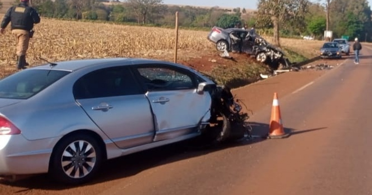 Carro tem motor arrancado e quatro pessoas ficam feridas em grave acidente entre Toledo e Assis ...